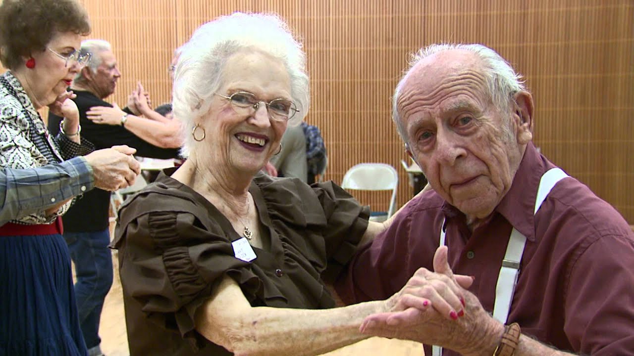 Swingin' Seniors Square Dancers - YouTube