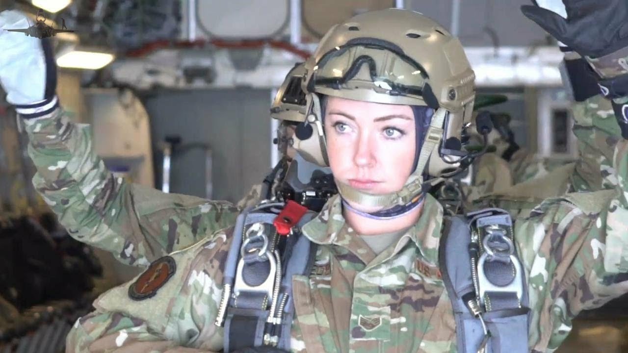 U.S. Air Force Beautiful Female Airborne Jump From C 17 Globemaster ...