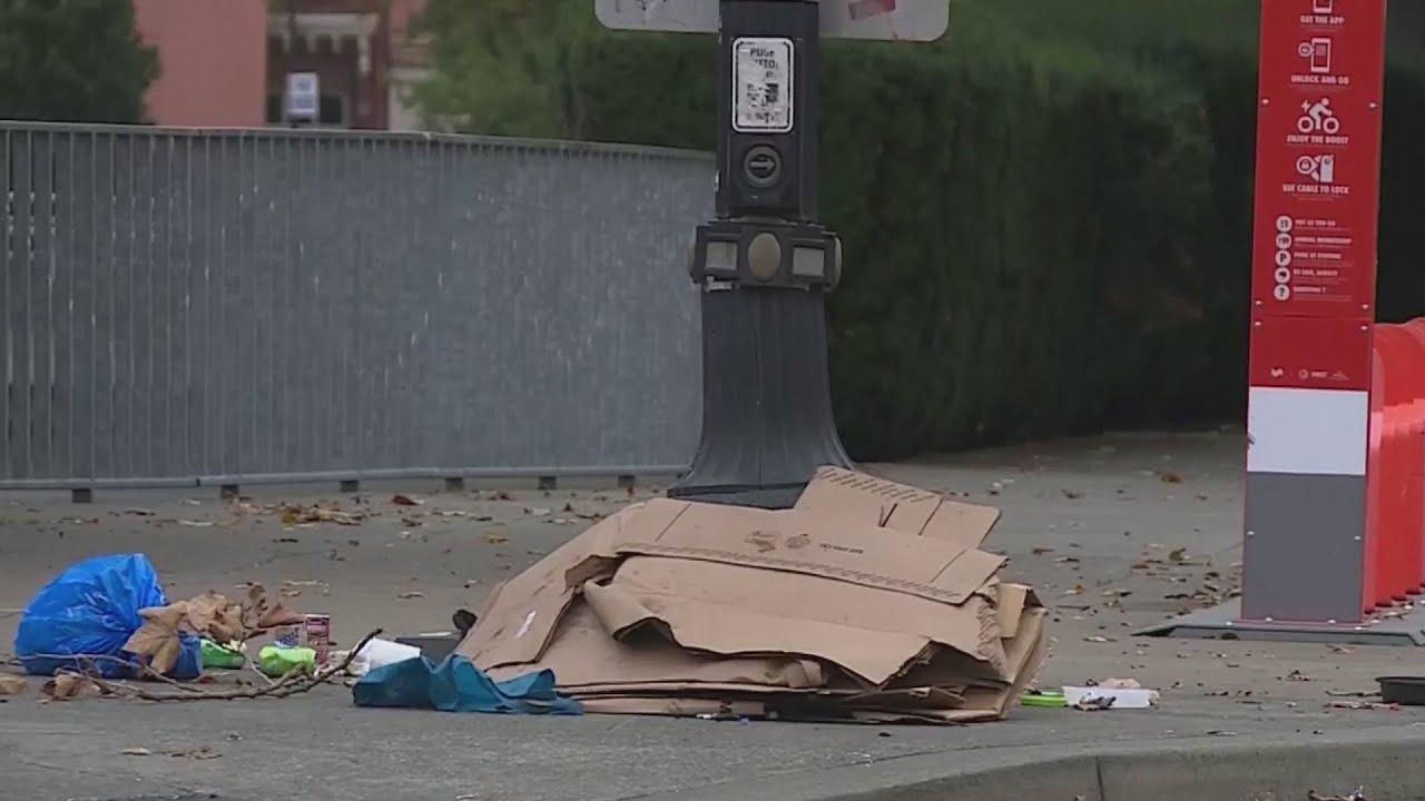 Restaurant owners work to clean up downtown Portland - YouTube