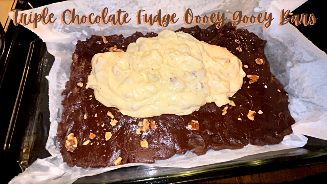 Oooey Gooey Bars 🤤🍫 melts in your mouth you'll eat the whole pan - YouTube