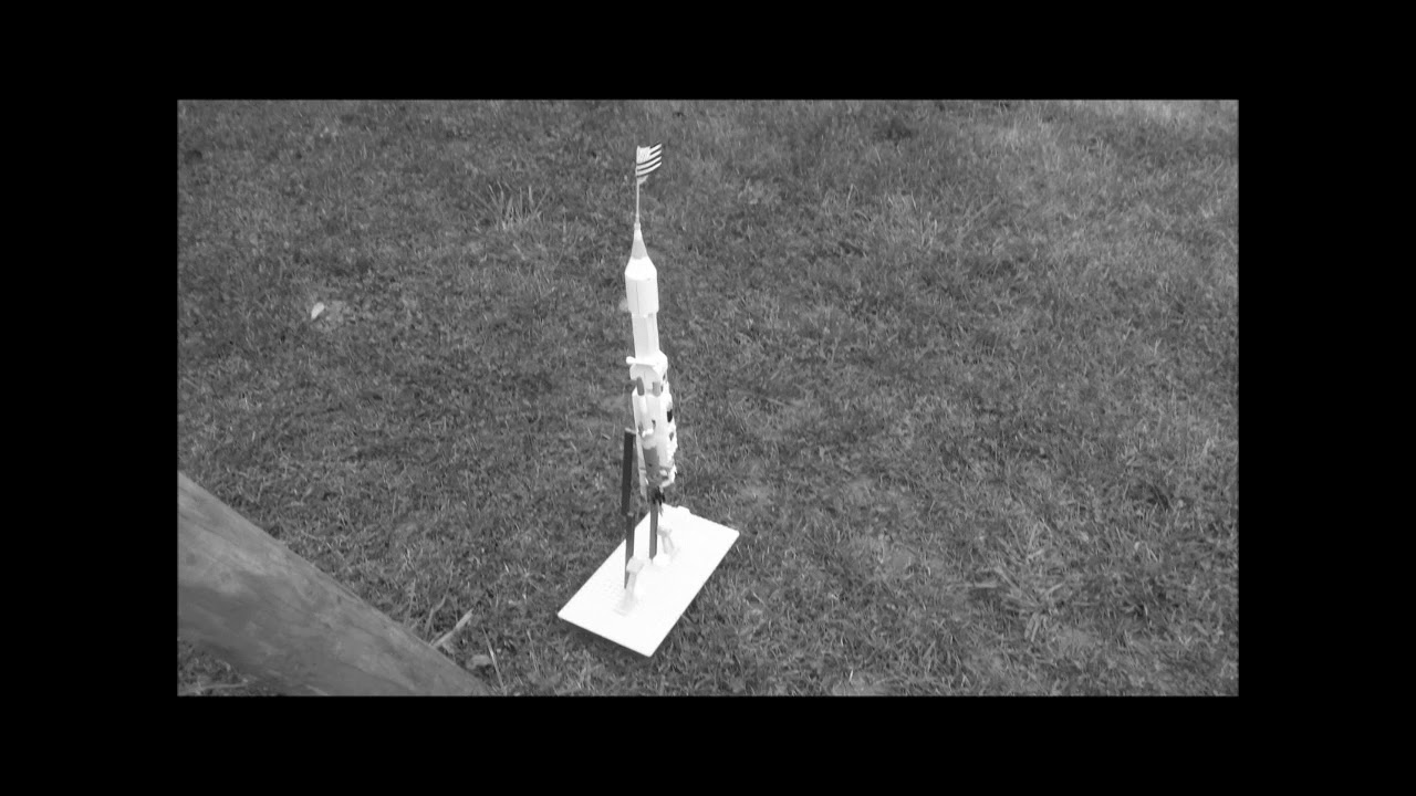 Décollage d'une fusée LEGO Ariane 5 - YouTube