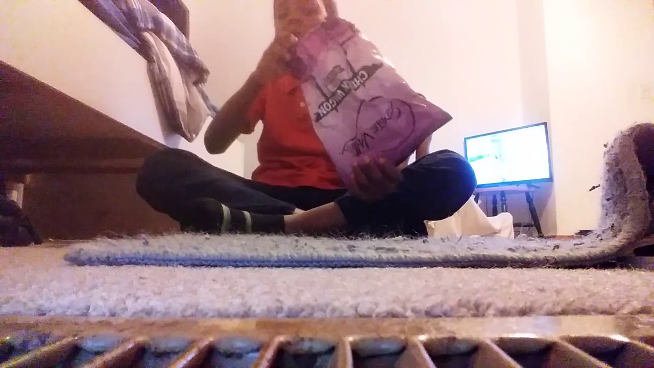 When you eat chips in class - YouTube