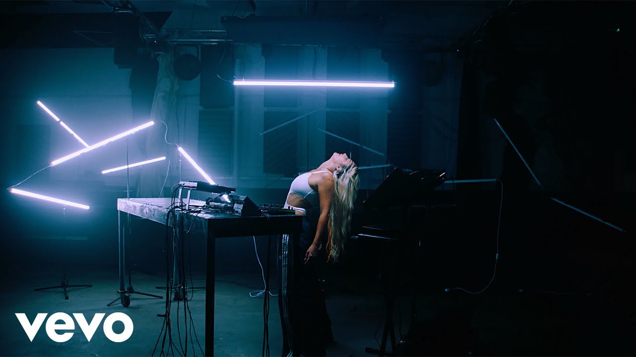 BIIANCO - Get You Out (Live Video) - YouTube