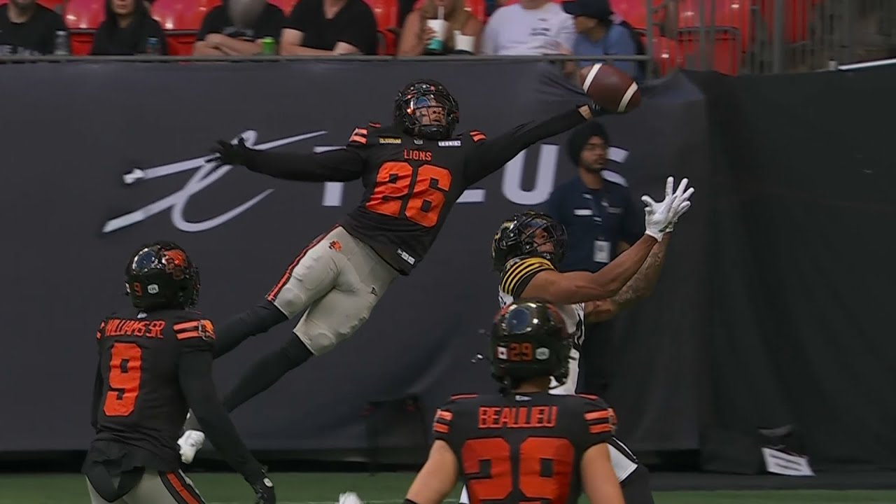 CRAZIEST. INTERCEPTION. EVER. Robert Carter Jr. that was UNREAL | CFL ...
