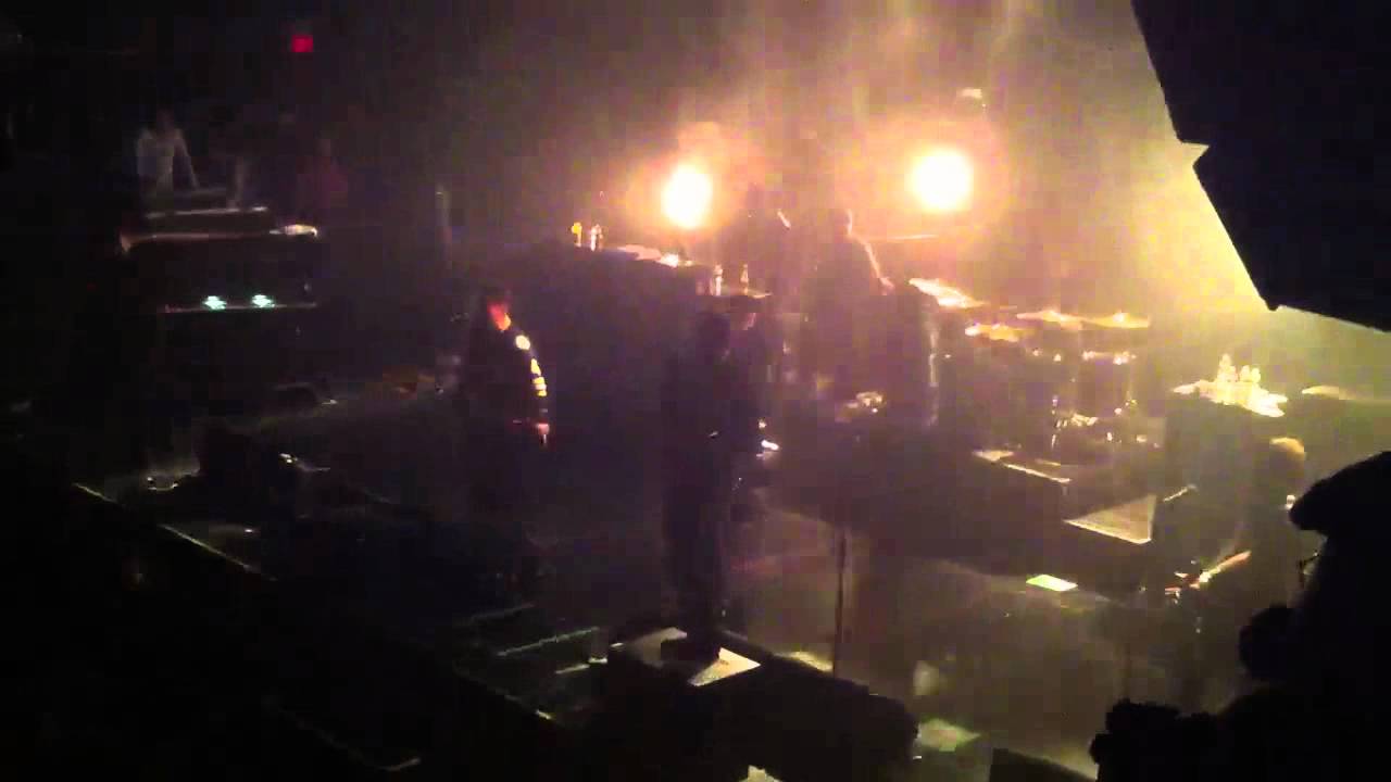 Mike McColgan singing with dropkick murphys - YouTube