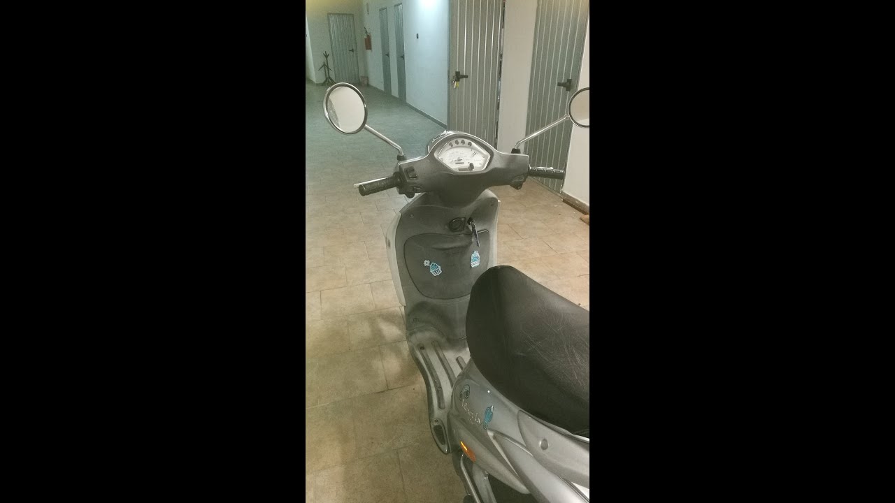 smontaggio plastiche Piaggio liberty 125 2° parte - YouTube