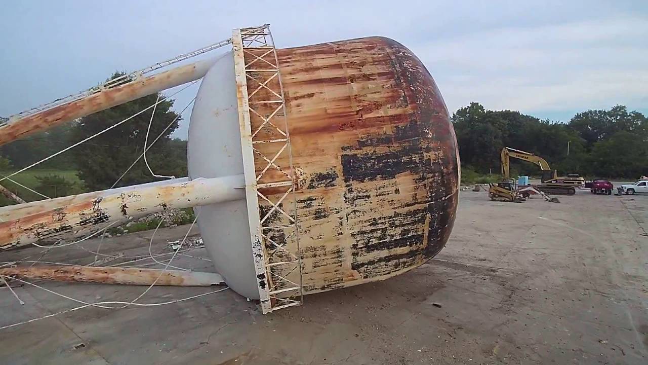 Watch 115' Water Tower toppled, Heatcraft Bohn - YouTube