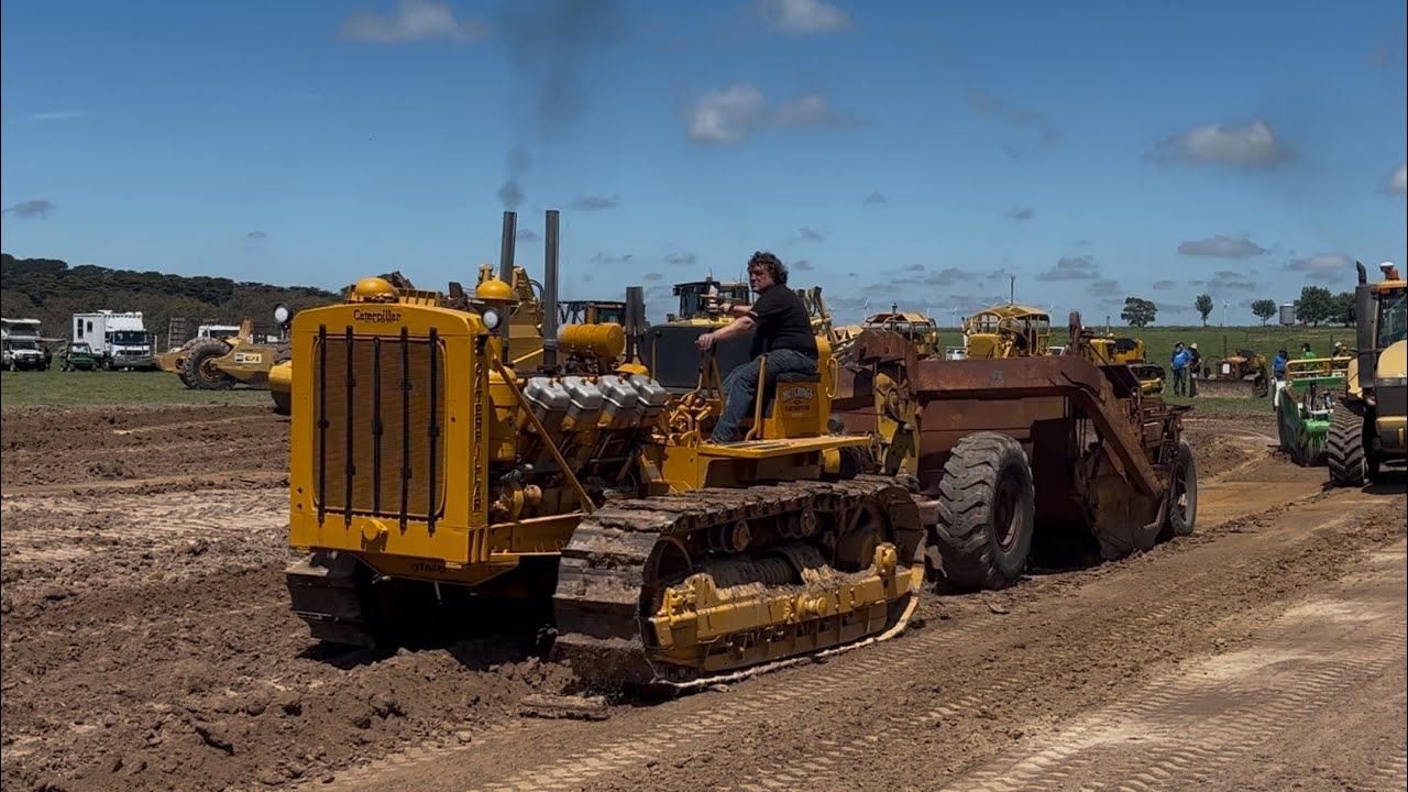 Old Cat D8 powered by a V8 at Lake Goldsmith 2025 - YouTube