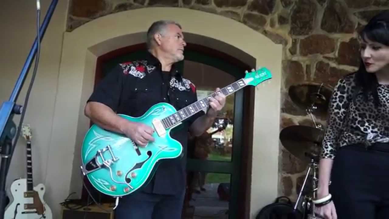 Vintage and Classic 2015 With Ali Kat Guitars and Raunchy Sugar - YouTube