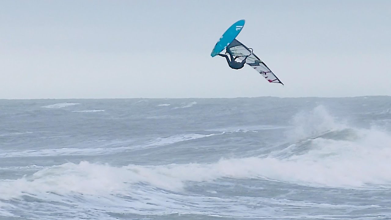 Jumping Cold Hawaii, Windsurf log 2.Feb.2020 - YouTube