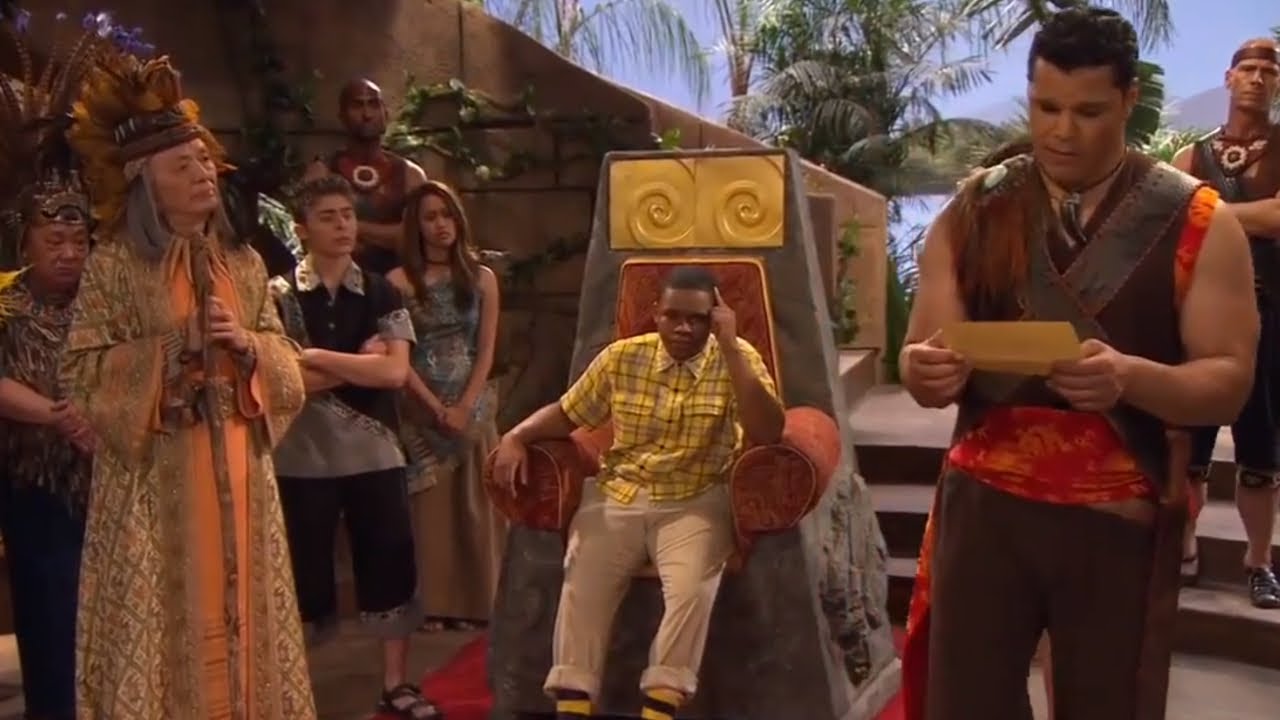 Brady's farewell letter to Boomer - Pair of Kings (Season 3) - YouTube