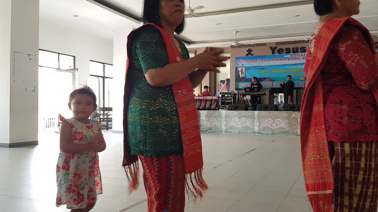 Tor-tor Panitia Bonataon tahun 2019/2020 TOGA PURBA Balikpapan - YouTube