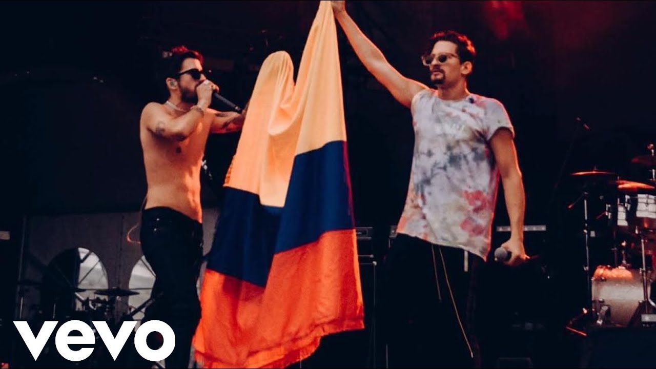 Mau y Ricky, Camilo - La Boca ( En Vivo ) BOGOTA - YouTube