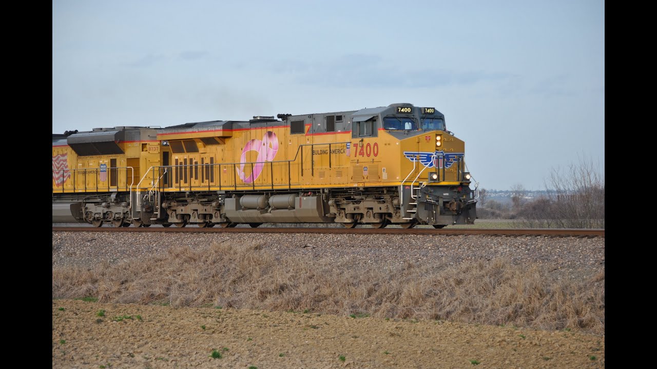 HD: 4/7/13 UP 7400 "Pink Ribbon" leads UP AARAS-05 - YouTube