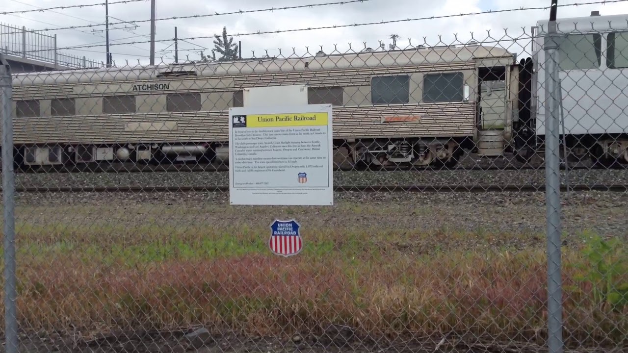 Bnsf inspection train past the Oregon rail heritage center - YouTube