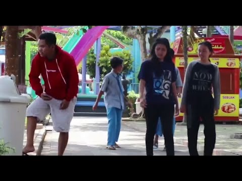 Prank coli di tempat Umum part 2. asli ngakak...