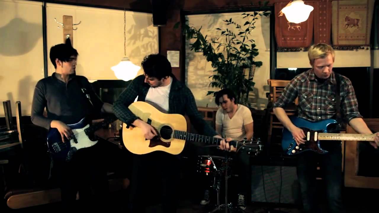 The Music Box - Restaurant Session - Nearer my God to Thee - YouTube