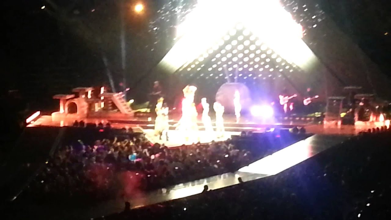 Kitty Purry as Katy Perry Hot and Cold - YouTube