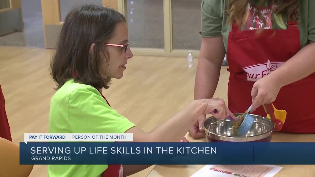 Former Special Olympics athlete teaches cooking class for adults with ...