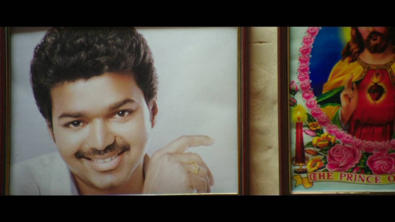 VIJAY FANS SCENE CELEBRATION MALAYALAM MOVIE - YouTube