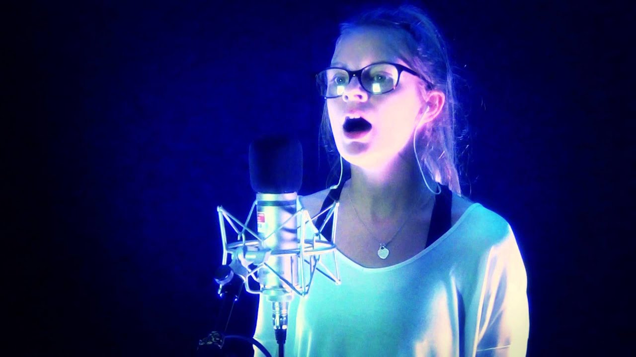 Lydia Dunn - RIPTIDE - Vance Joy (Live & Loud 2016) - YouTube