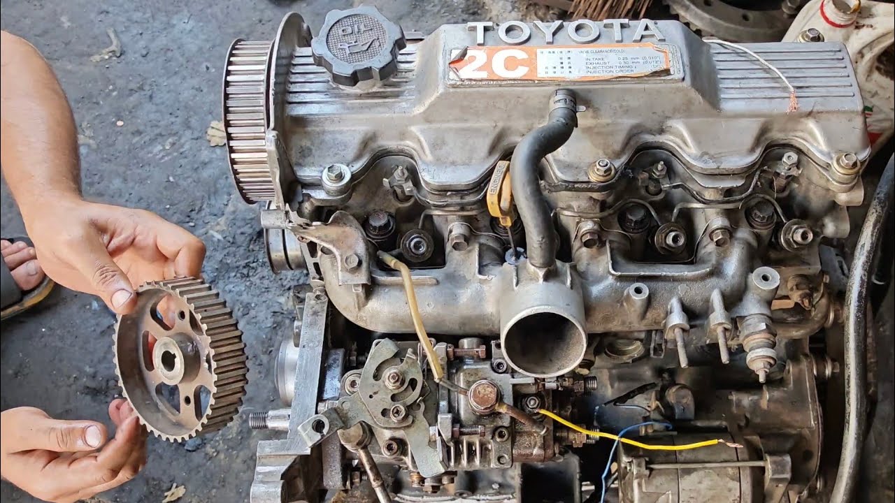 Toyota 2c engine diesel pump fitting and timing belt fitting - YouTube