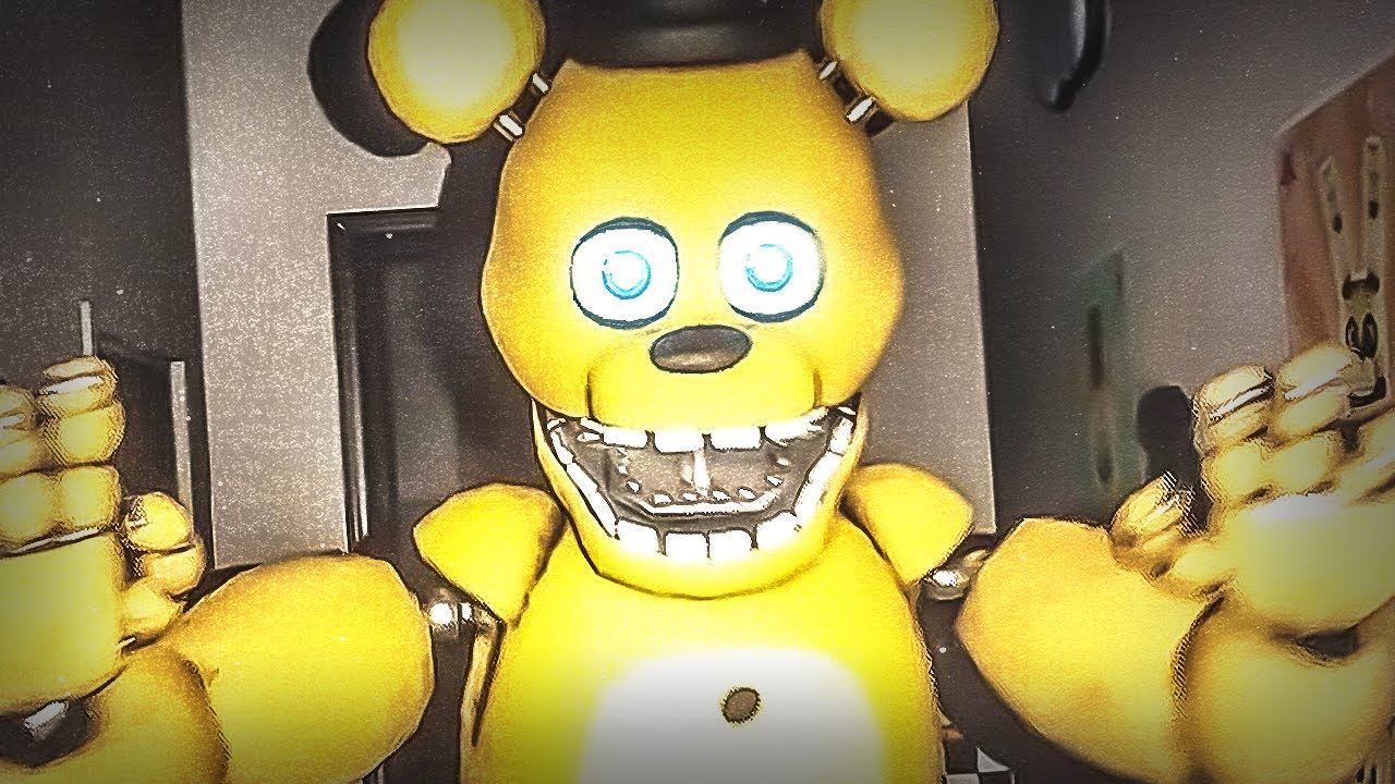 RUNNING FROM KILLER ANIMATRONICS IN FNAF FREE ROAM - YouTube