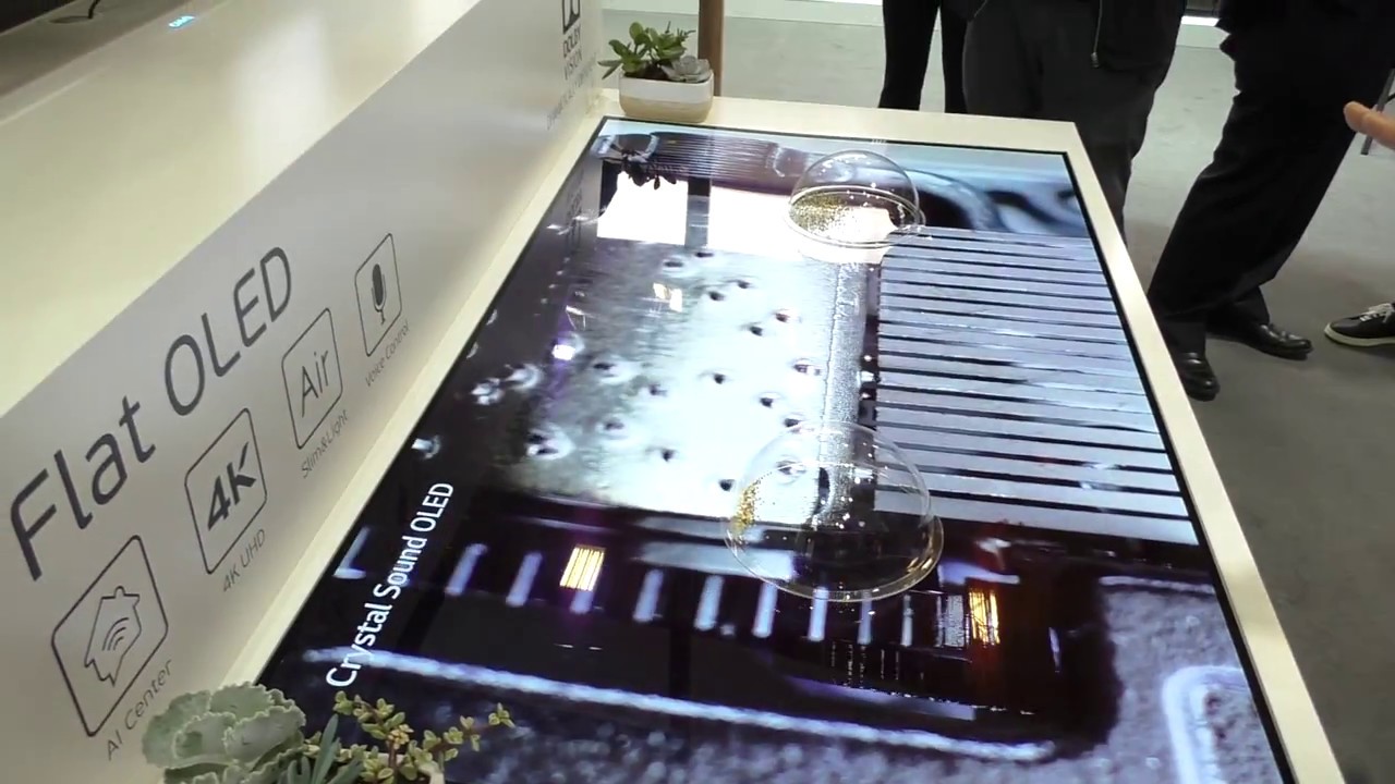 Crystal Sound OLED verbindet Bildqualität und Klang (IFA 2017) - YouTube
