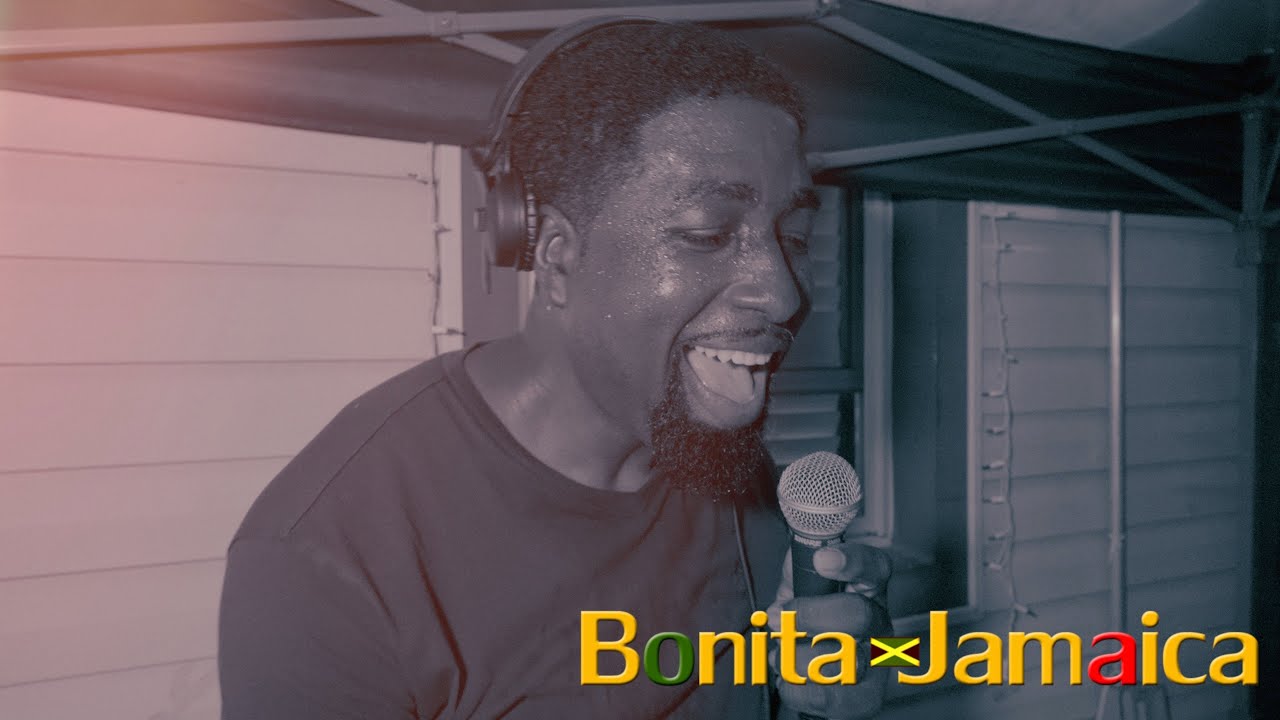 DJ Ricky Genius Ambushing The Outside Lounge (Short) - YouTube