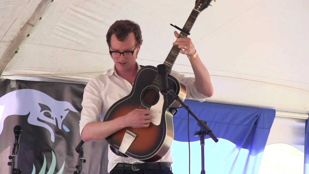 Michael Daves - "Muleskinner Blues" - Grey Fox 2012 - YouTube