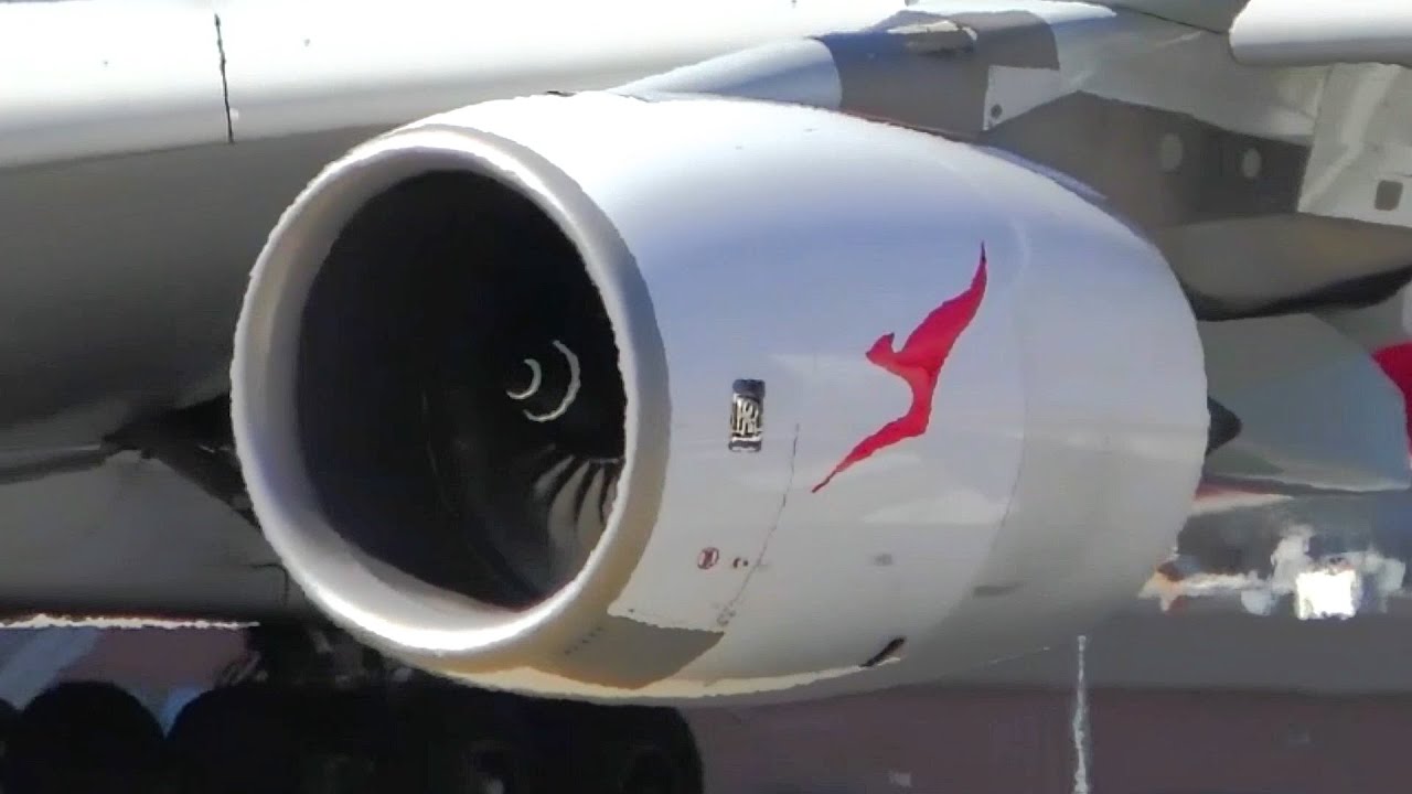 15 NOISY Engine Spool Ups From UP CLOSE | Melbourne Airport Plane ...
