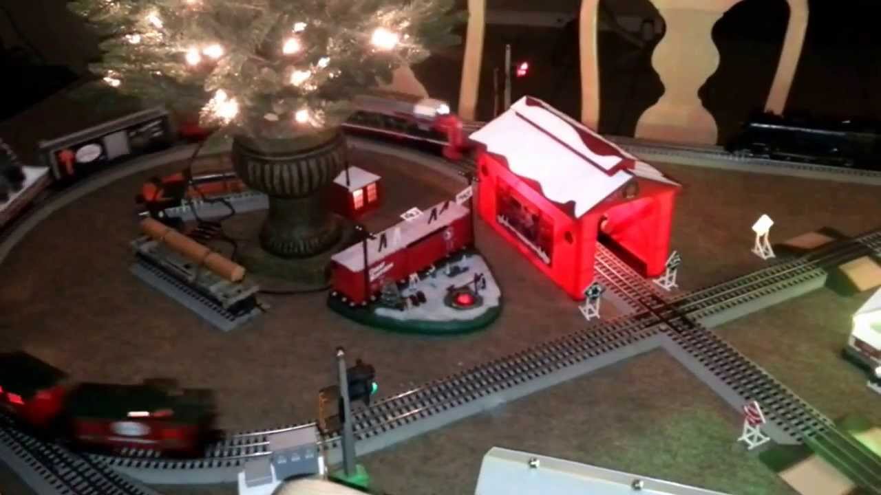 Lionel North Pole Central Christmas Train Set - TWO trains on ONE track ...