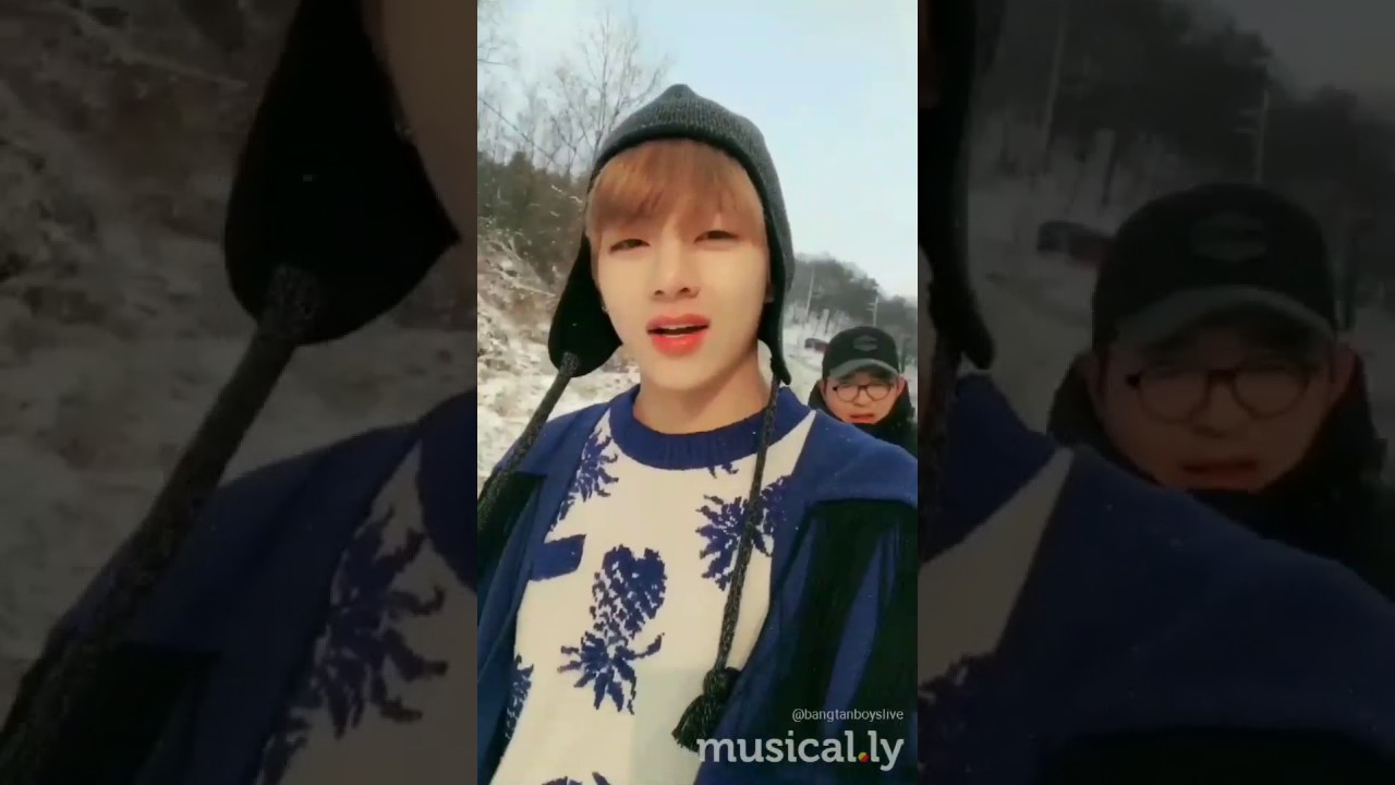 Bts V "Spring Day" live - YouTube