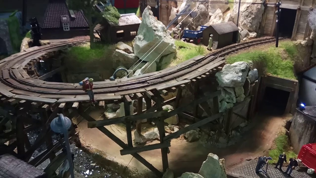 Micro Layout (Roco, Faller Car System, Busch Helicopter, Faller Cable ...