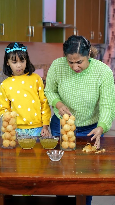 Golgappe Mei Surprise😂 | Maa vs Beti - Part 110 | Shruti Shorts | #comedyshorts #comedy #maa ...