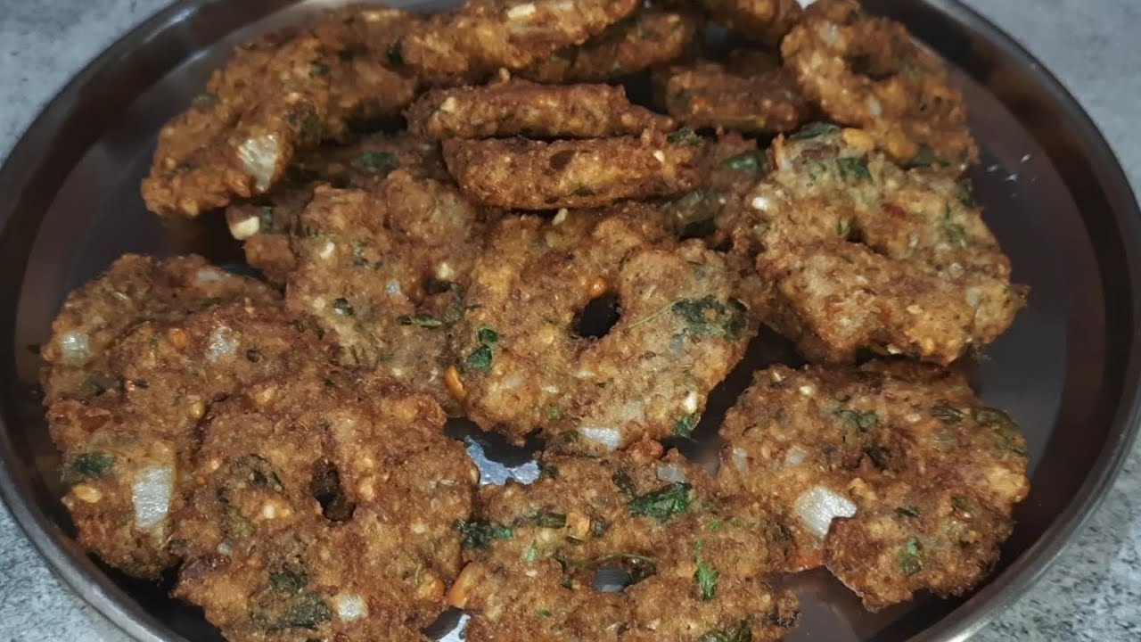 Alasanda vadalu || Traditional Bobbera garelu recipe - YouTube