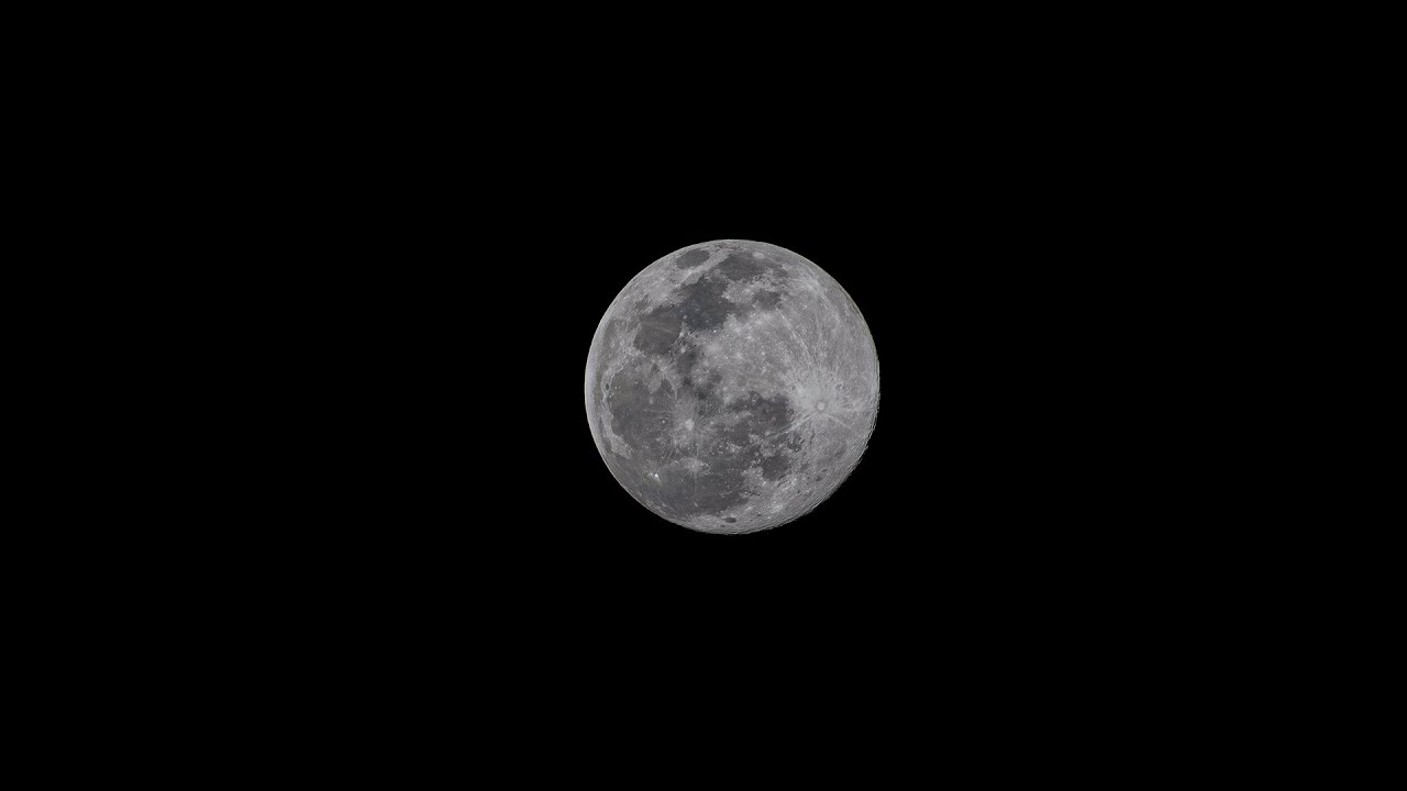 8k Video Of Full Moon With Nikon Z9 - YouTube