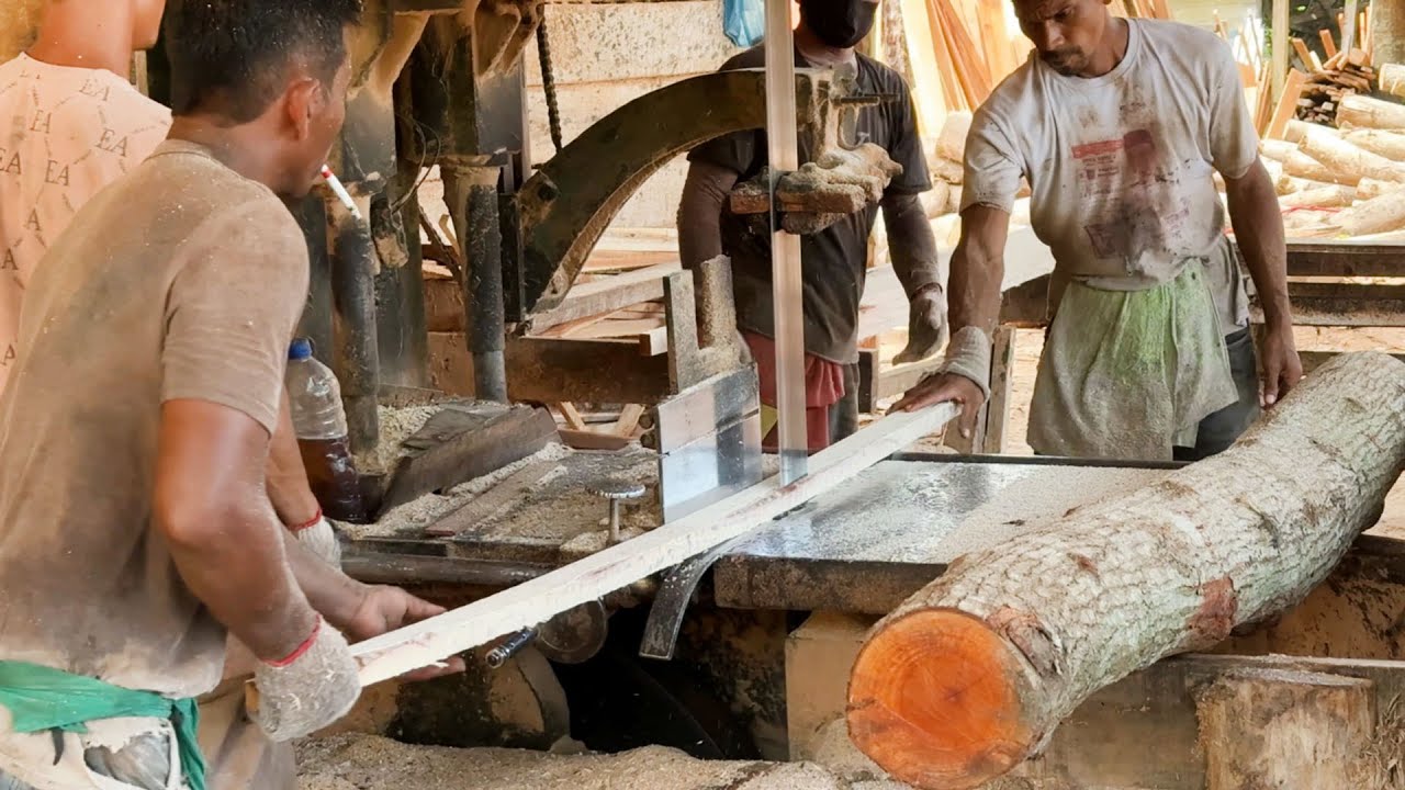 The Art of Chainsaw Mastery Releases Carpentry Magic! - YouTube