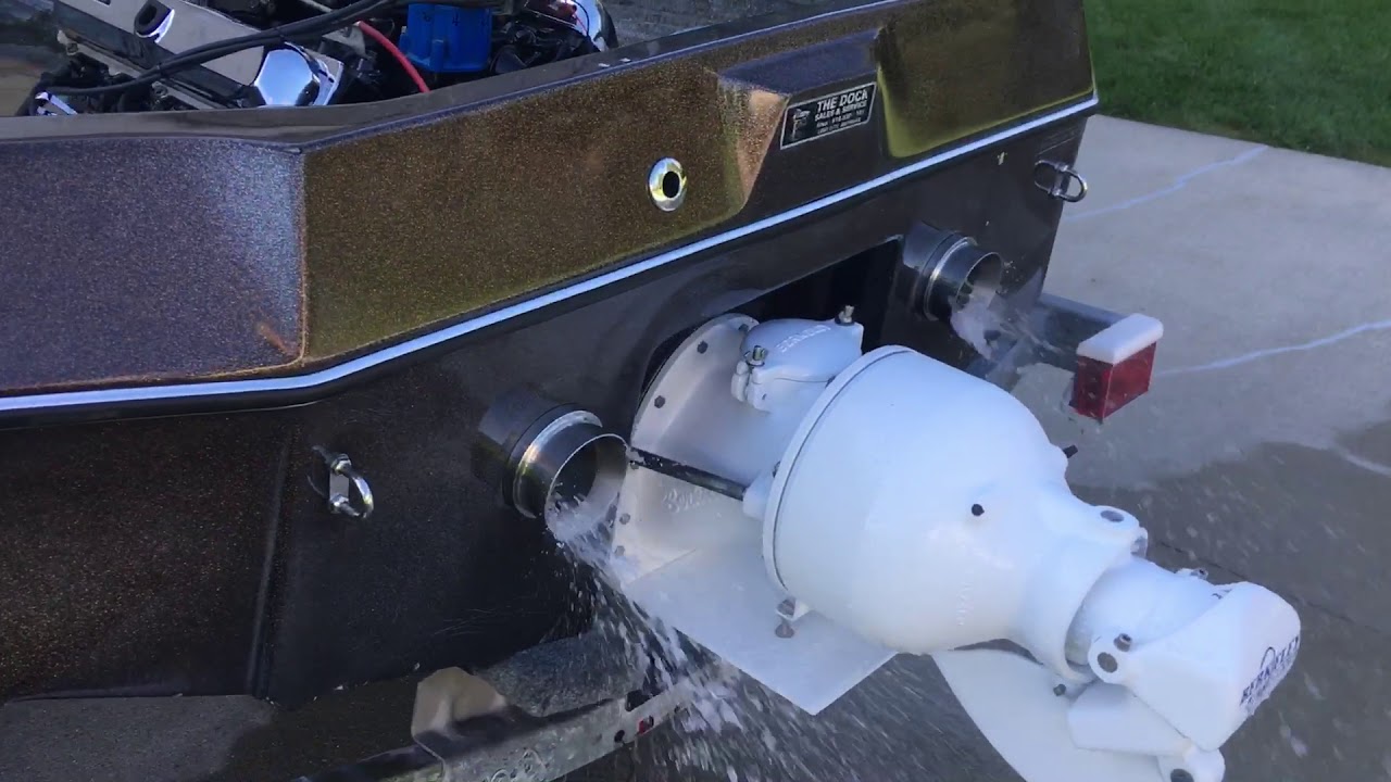 GMC Cobrajet boat - YouTube