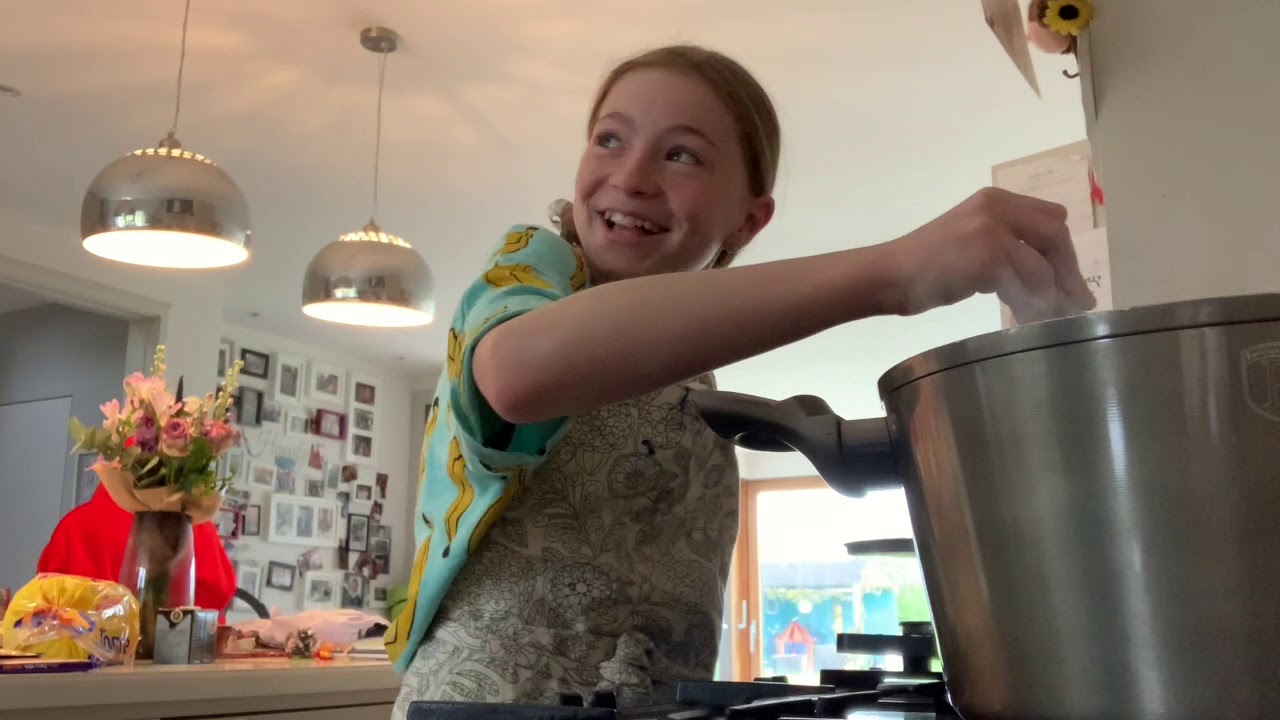 Cooking with chef Izzy - YouTube