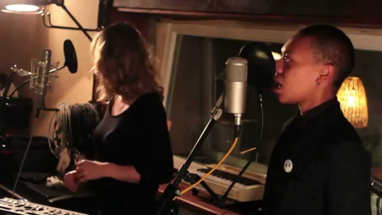 Joon Moon - Chess (Live in Studio, Paris) - YouTube