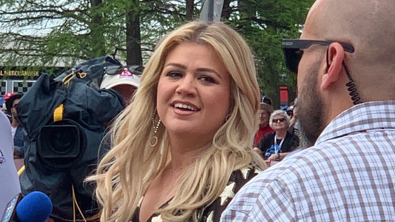Kelly Clarkson Instagram Live at the 103rd Indianapolis 500 2019 - YouTube