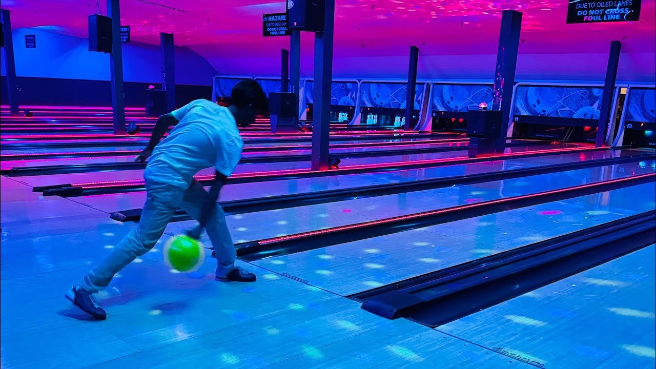 Bowlerama Rexdale Ontario Canada November 2024 - YouTube