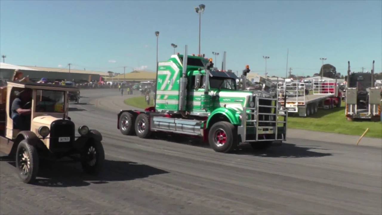DUBBO TRUCK & TRACTOR SHOW 2016 GRAND PARADE PART 2 FINAL - YouTube