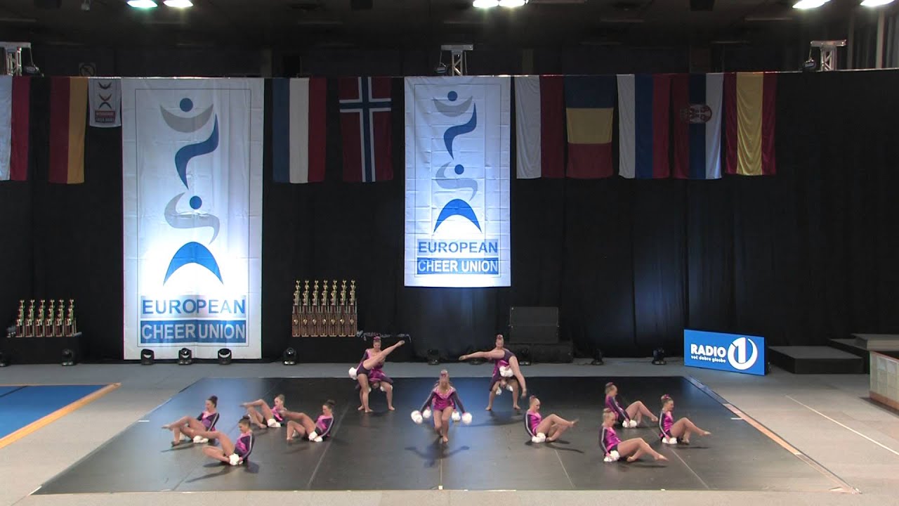 ECC 2015 - SFDT - Dream Team Dancers (Dream Team Dancers, FI) - YouTube