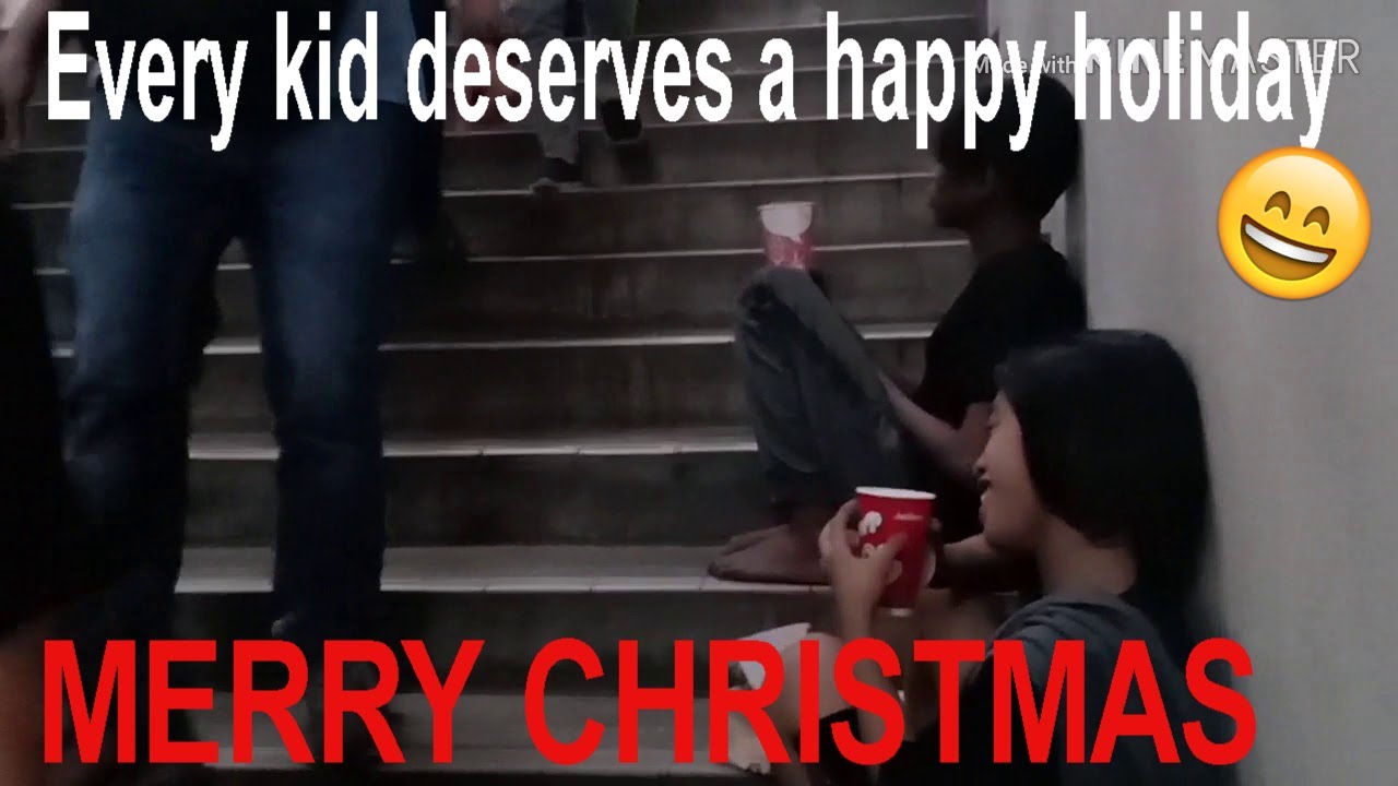 GIVING FOOD TO HOMELESS CHILDREN/ HAPPY HOLIDAYS/MERRY CHRISTMAS - YouTube