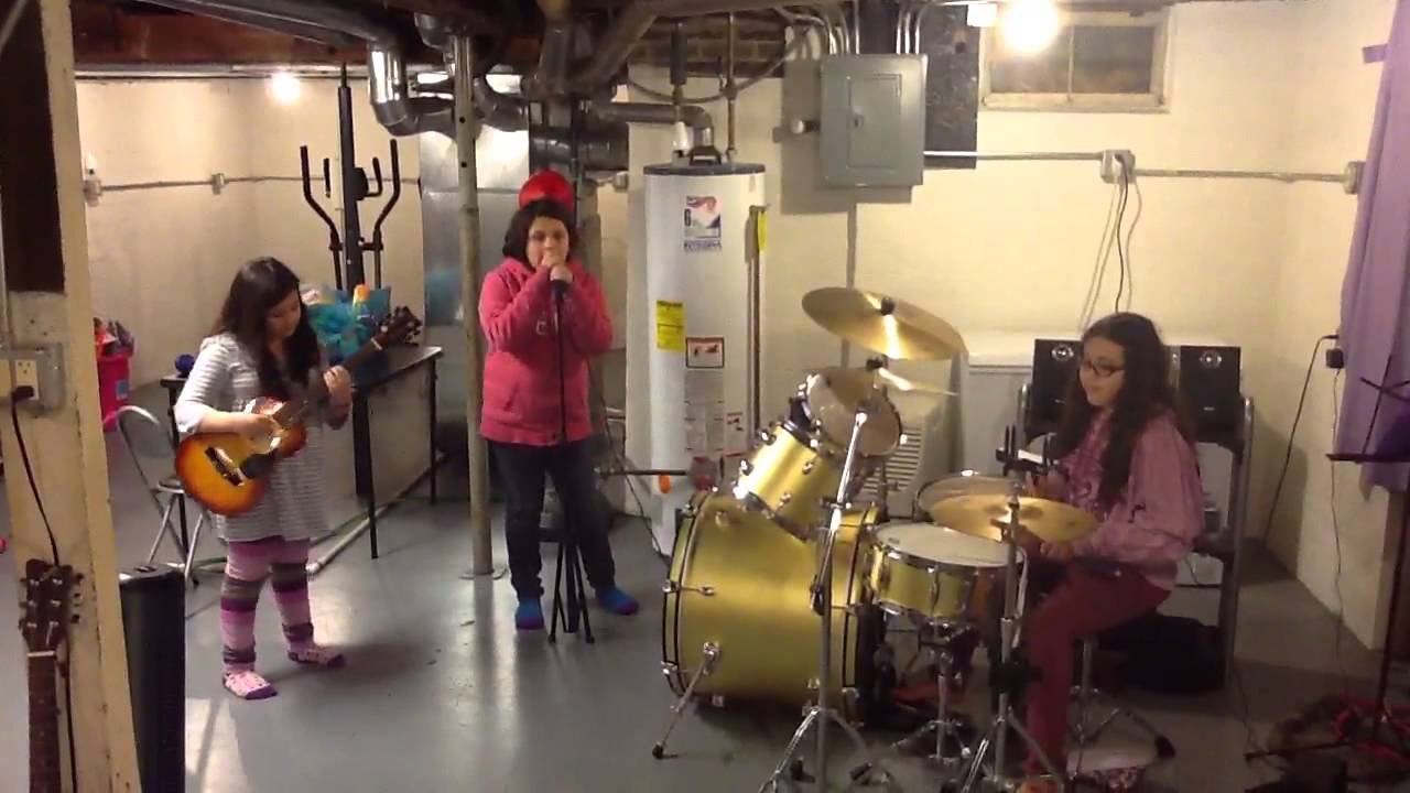 Girls jam session - YouTube