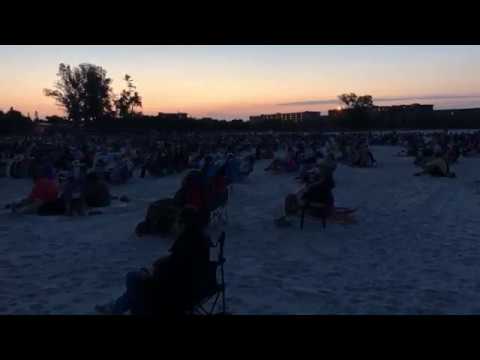 Thousands gather for Siesta Key community Easter service - YouTube