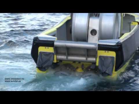 Seismic Workboat WP950SW Hydraulic Driven Stern gate - YouTube