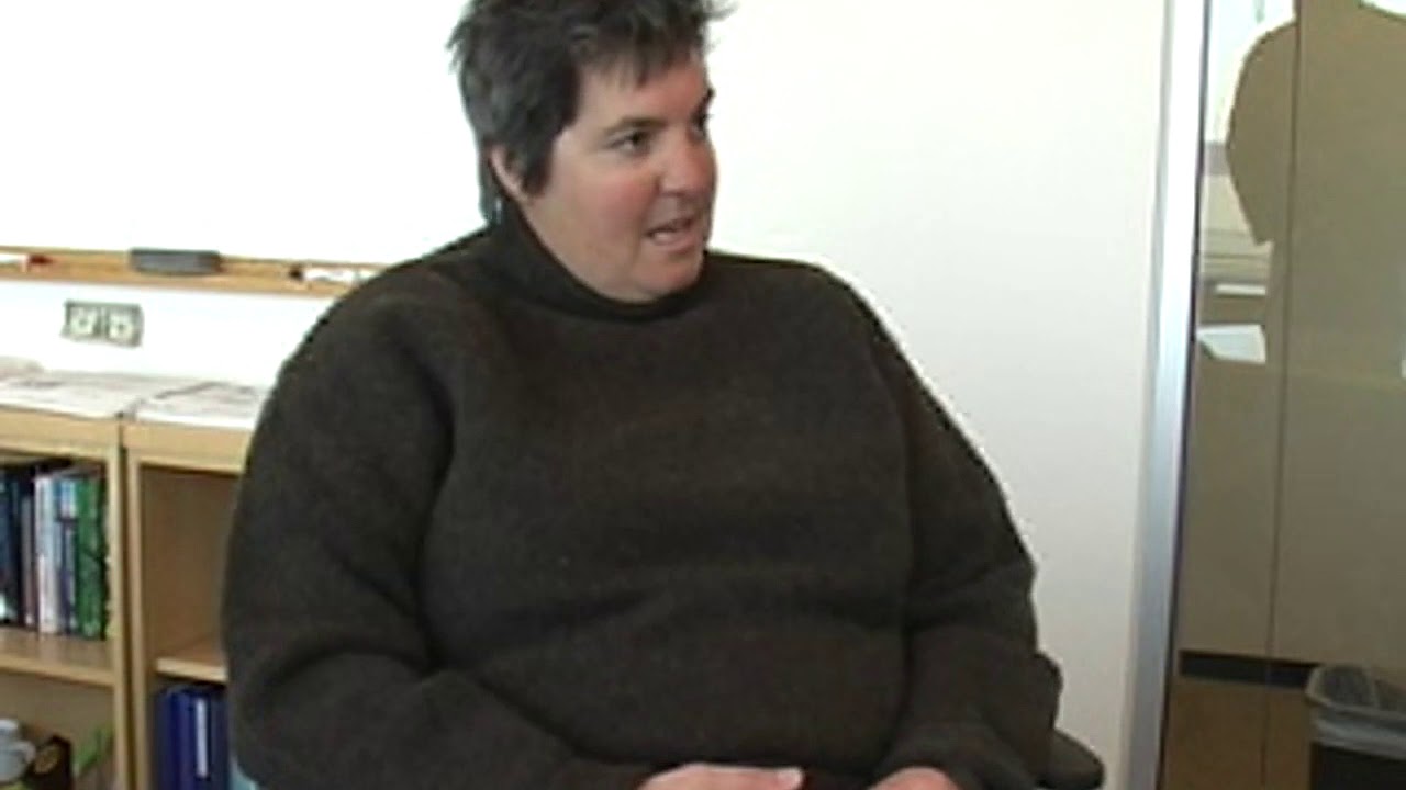 Reads Mini-Microsoft and Wears Shorts in Winter - Lisa Brummel, VP ...